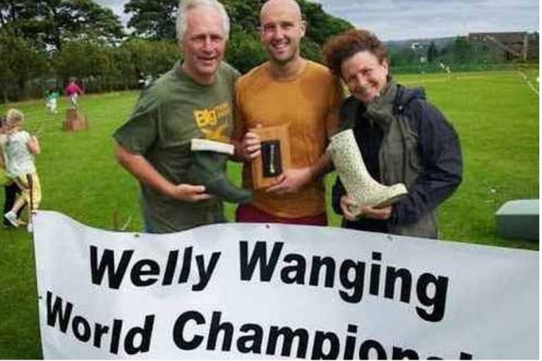 Welly Wanging – Upperthong Village Hall